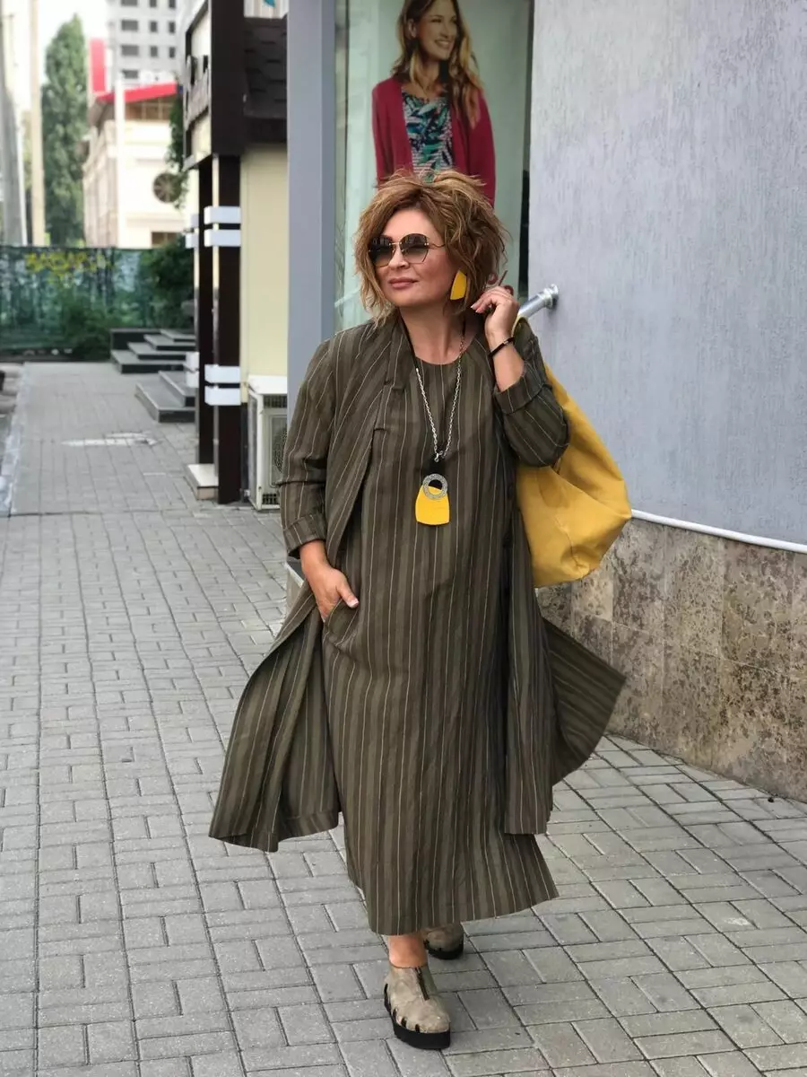 50-60 yaş arası kadınlar için boho tarzı elbiseler