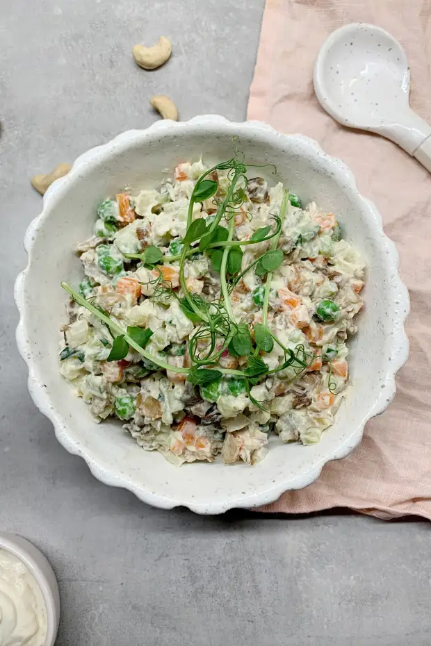 Paano magluto ng vegetarian Olivier na may mga oyster mushroom: Ang recipe ni Ani Kiseleva