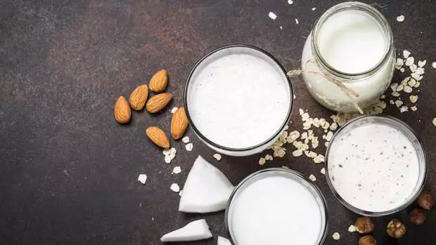 Almond, oat and soy milk: benefits and tricks