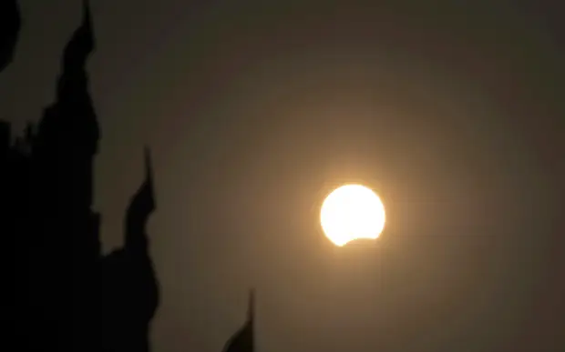 Eclipse total de sol no sueste asiático