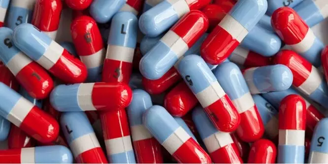 Paracetamol, ti a tun mọ ni acetaminophen, jẹ ọkan ninu awọn olutura irora ti o gbajumọ julọ ati antipyretics. Ni akoko kanna, diẹ eniyan mọ nipa ewu ti iwọn apọju, ti o yori si ibajẹ ẹdọ ti ko ni iyipada ati iku.