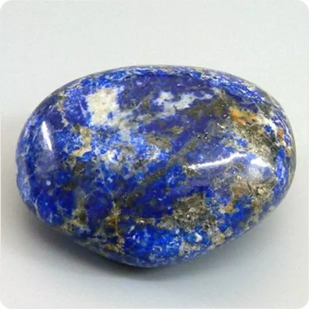 Камък лапис лазули - свойства на лапис лазули или какво е привлекателното в този камък?