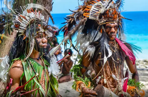 الصور عند الطلب من السكان الأصليين في غينيا الجديدة