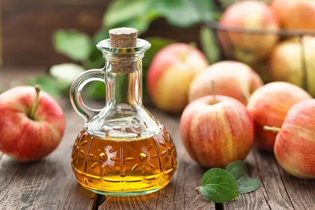 ¿Qué sucede si bebe una cucharadita de vinagre de sidra de manzana al día?