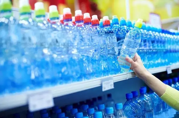 Kaip vandens buteliuose gamintojai apgaudinėja žmones