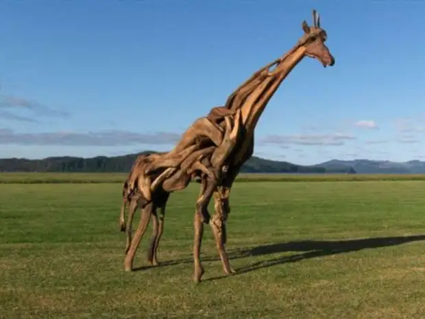 Amazing sculptures made from pieces of wood found on the beach
