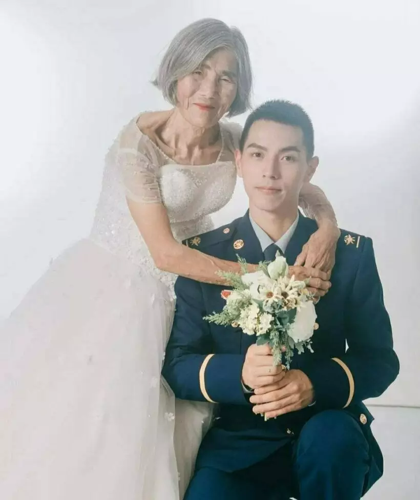 24 anni per lo sposo e 85 per la sposa: qual è la vera storia di una foto ridicolizzata sui social