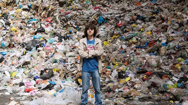 20-åringen har hittat ett sätt att rensa haven och oceanerna från plastskräp