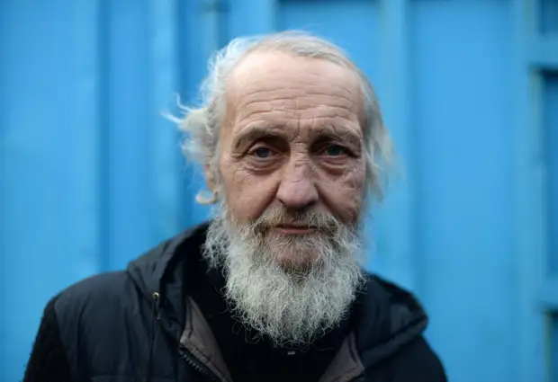 Petersburg hajléktalanok hajvágás előtt és után