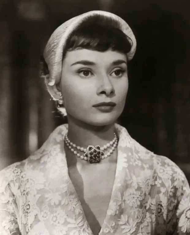 Audrey Hepburn, karibu 1952