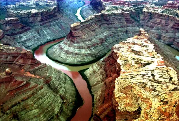 9 ֆանտաստիկ գետերի միախառնումներ