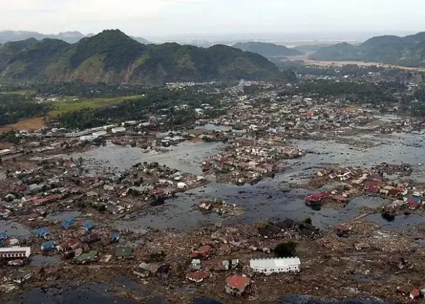 Ibugbe ni Sri Lanka ni iparun nipasẹ tsunami ni ọdun 2004