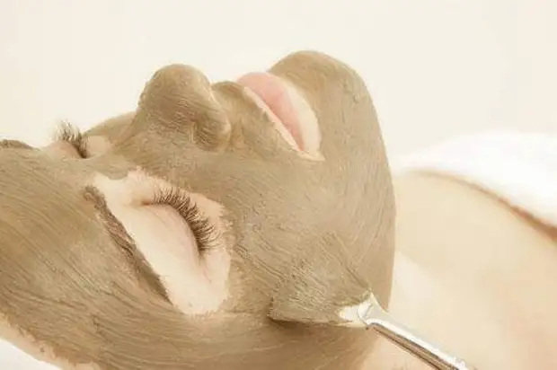 Máscaras faciais de berinjela: a túa pel agradecerache o teu coidado