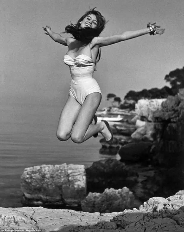 Chùm ảnh chân dung người nổi tiếng "The Leap" của nhiếp ảnh gia Philippe Halsman