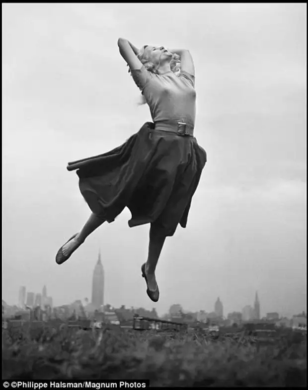 Série portrétů celebrit „The Leap“ od fotografa Philippe Halsmana