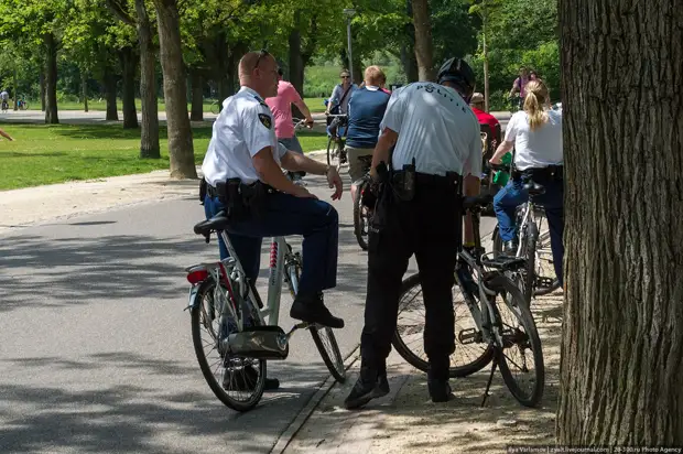 Cyclists and Amsterdam