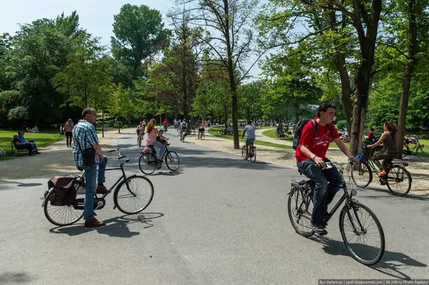 Bicicliști și Amsterdam