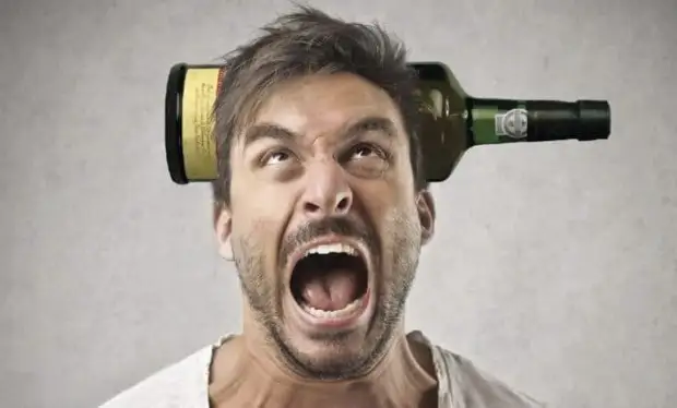 Алкоголдук психоз: аны кантип таануу керек?