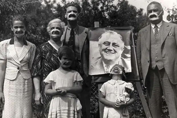 O club do sorriso en Hungría, a onda de suicidios en Hungría, os suicidios en Hungría despois da guerra, o club do sorriso contra a depresión