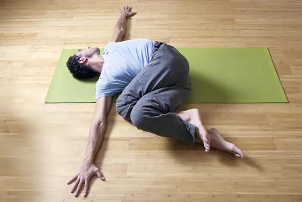 Yoga asanas kubabara munda