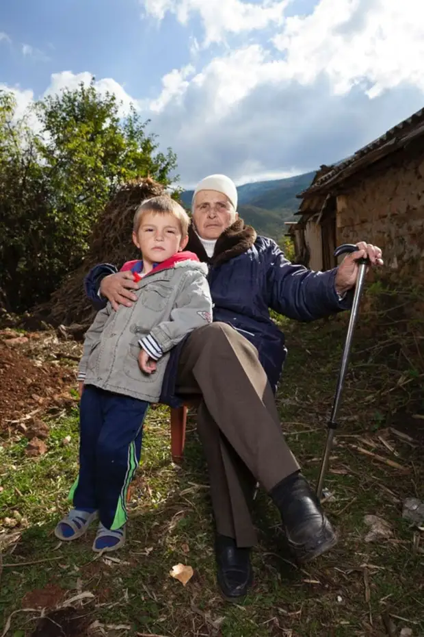 Burneshas - Albanian women who chose to live like men