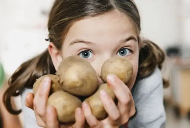 Kartoffeljus: hëlleft Iech Gewiicht ze verléieren a méi schéin ze ginn