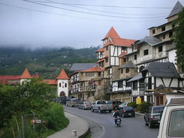 10 avahî û tiştên din li cihên bi temamî neguncayî asê mane