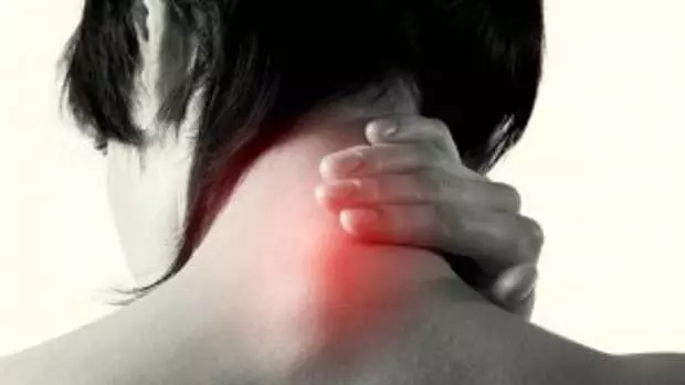 Dolor intens a la columna cervical