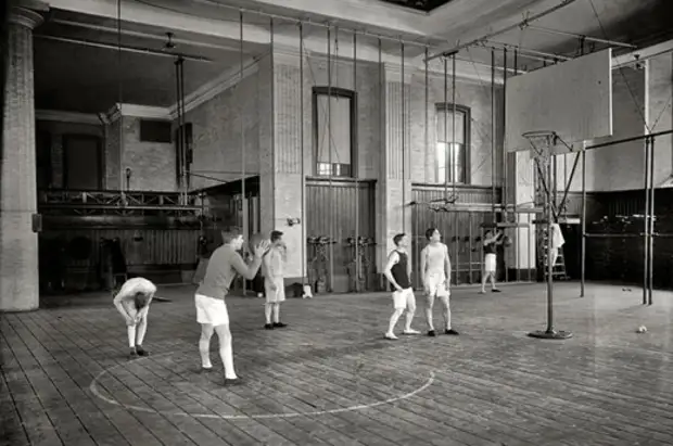 Vintage fitness. XX remakore - Russia, France, USA