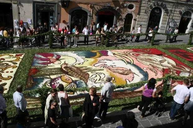 Alfombras feitas con flores