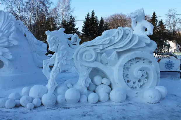 Festival delle sculture di neve a Novosibirsk