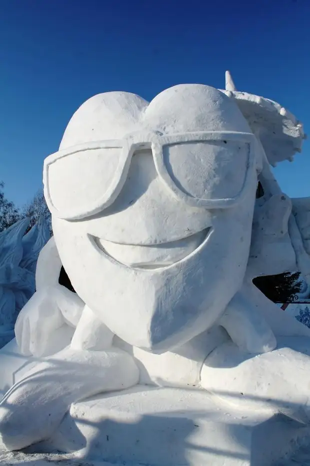 Festival delle sculture di neve a Novosibirsk