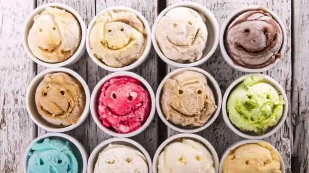 גלידה צבעונית
