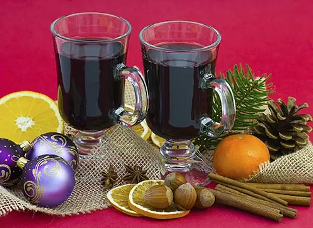 Winter hot alcoholic drinks, mulled wine