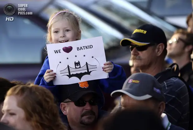 USA. San Francisco, California. 15th of November. Batkid's fans came to support the hero. (REUTERS / Robert Galbraith)