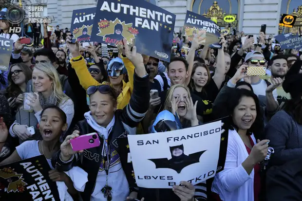 USA. San Francisco, California. 15th of November. Batkid's fans came to support the hero. (Gary Reyes / Bay Area News Group / MCT)