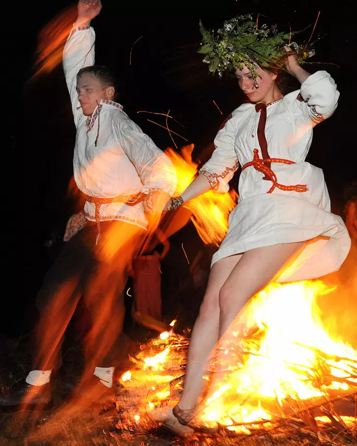 3. foto — neticamas seno slāvu seksa tradīcijas