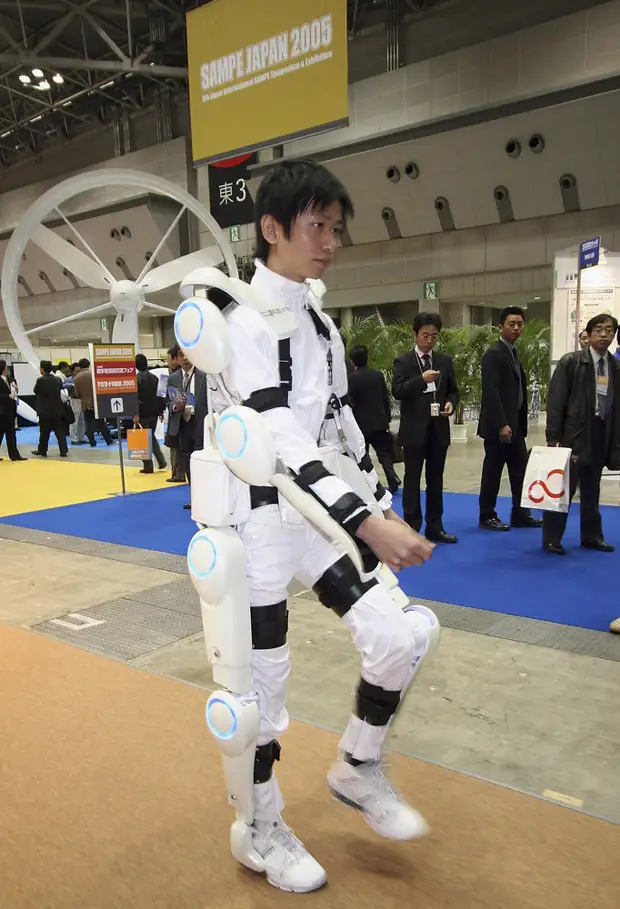 A robotic suit that can help the elderly and disabled