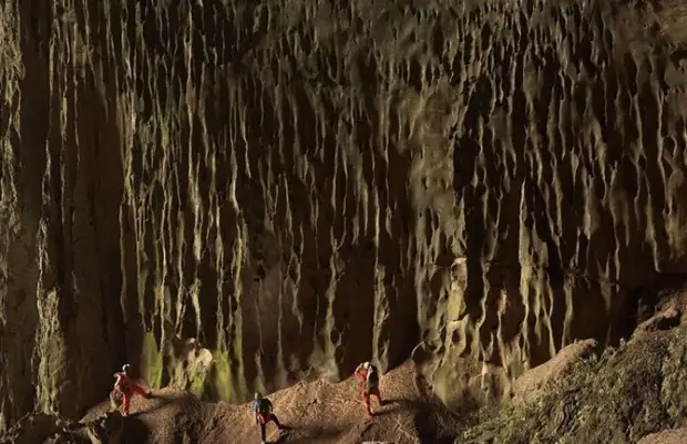 Peștera Hang Son Doong - cea mai mare și cea mai frumoasă peșteră din lume, Vietnam