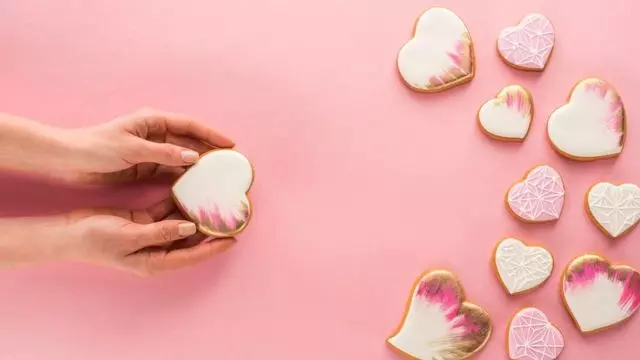 Anke jekk l-ikel ħelu m'għandux valur nutrittiv, jista 'jkollu valuri differenti.