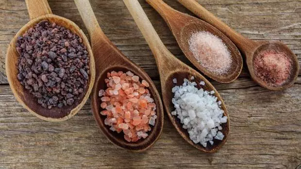 મીઠાના 12 વિવિધ પ્રકારો અને તેનો ઉપયોગ કેવી રીતે કરવો