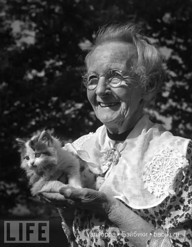 Ealaín naive Grandma Moses. Ag 76, tá gach rud díreach ag tosú ...