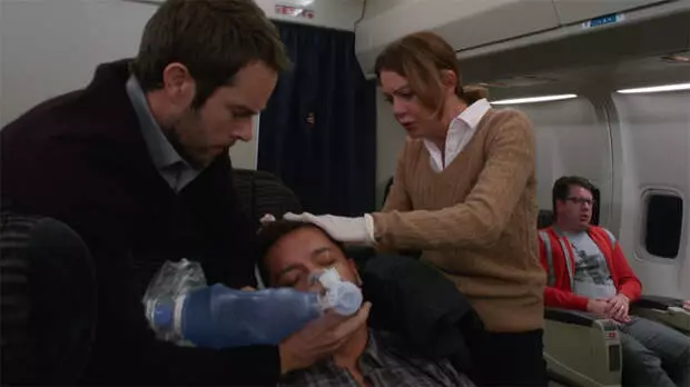 Năm câu chuyện cứu người đáng kinh ngạc trên một chiếc máy bay