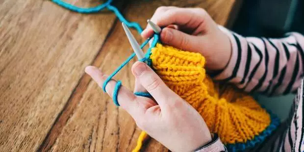 Inona no ifandraisan'ny fisaraham-panambadiana sy ny knitting?